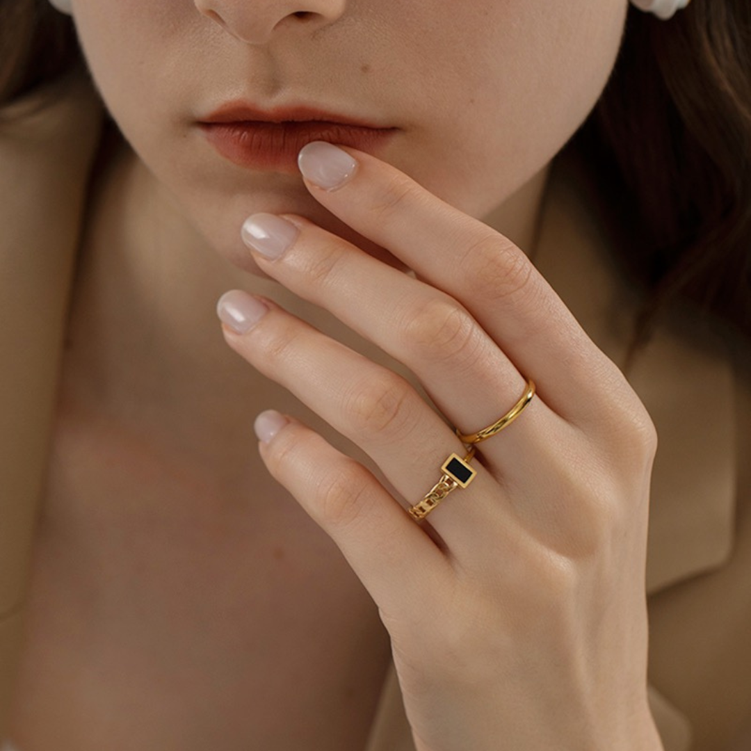 [¥2,480-]GOLD BLACK PLATE RING – VALEGIO